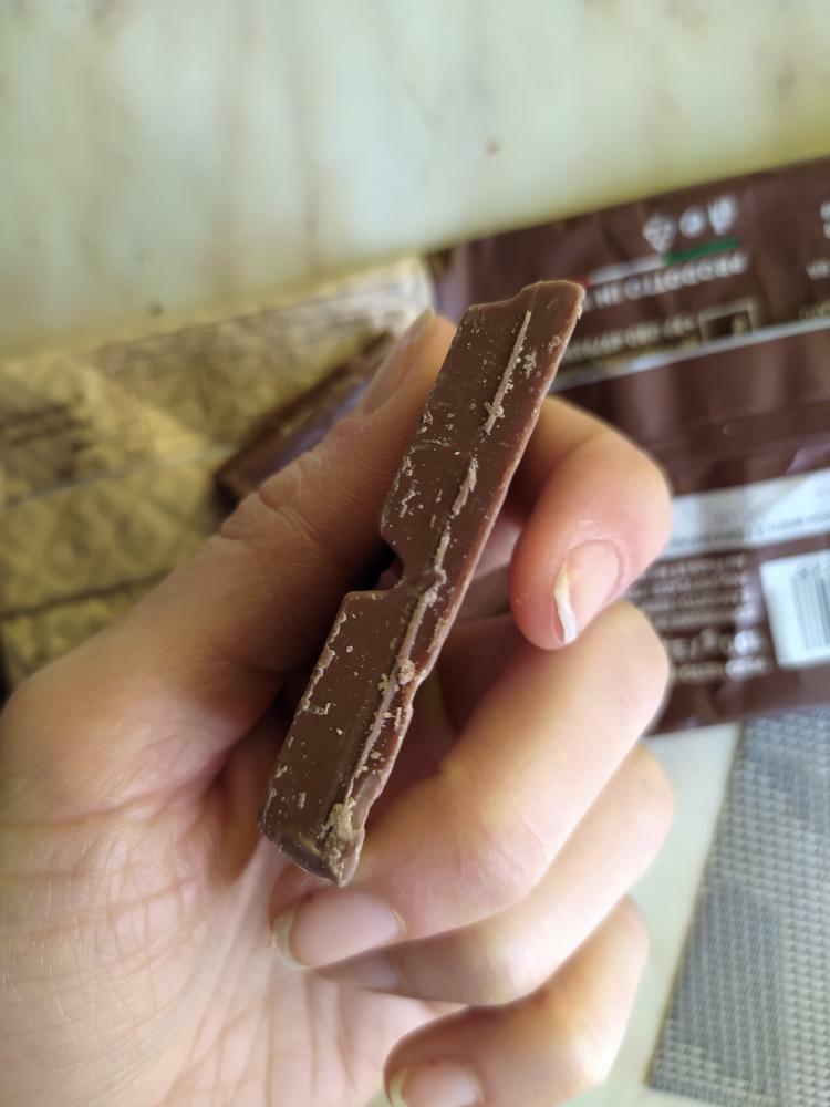 MANDORLATTE (CIOCCOLATO AL LATTE AL GUSTO DI MANDORLA) - DULCIAR ...